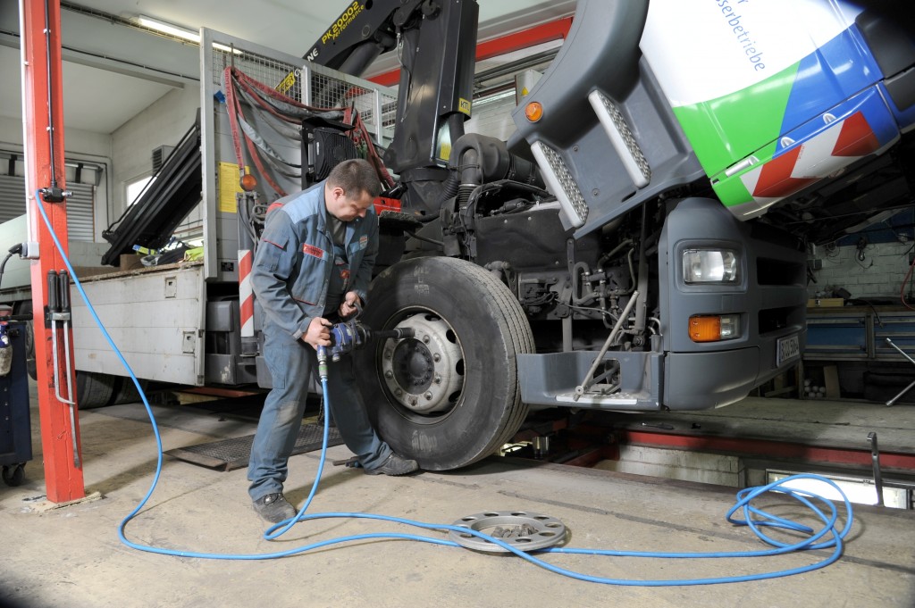 LKW-Reparatur | Dobberkau